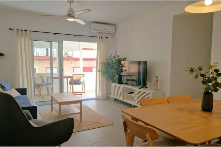 3 Bed Apt Sleep 6 - Pets, Balcony, Parking, Wifi - Ayamonte