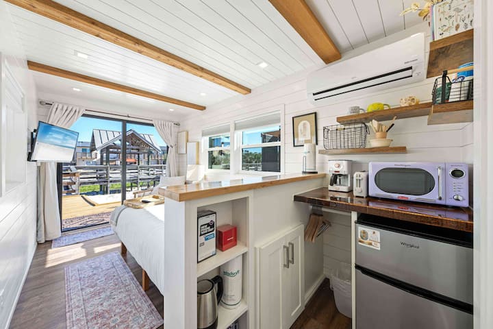 Tiny Home By The Sea: Beach Lover’s Dream - Fort Walton Beach, FL