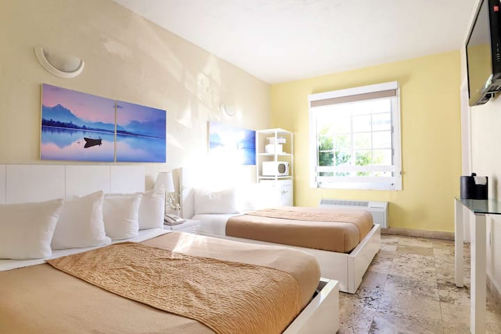 Ocean Drive Suite In South Beach Family & Pet Frie - Key Biscayne, FL