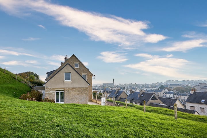 La Tour Vauban - Vue Sur Le Port - Bayeux