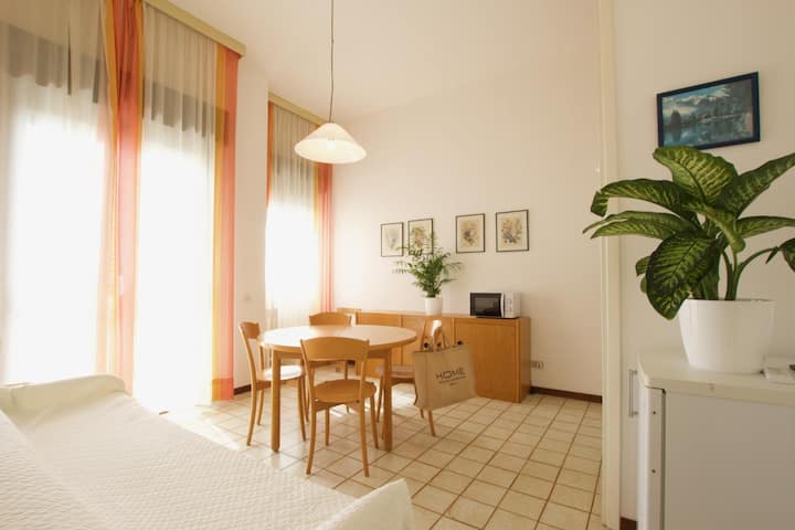 One Bedroom Apartment With Sea View - Jesolo
