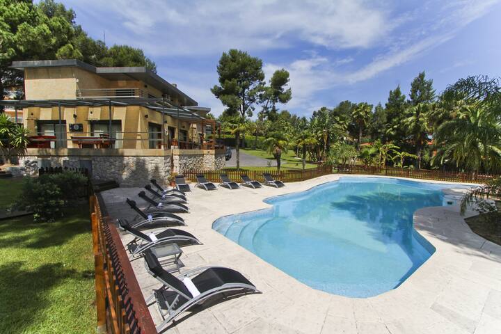 Lake Villa. Villa De Luxe Avec Piscine Privée, Pro - Tarragona