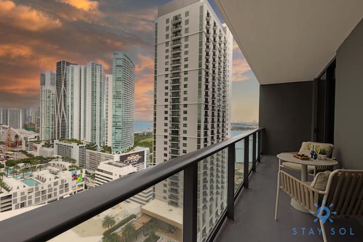 Amazing 2br Apt W/private Balcony - Gym & Pool - Miami, FL