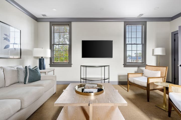 Rosemary House | Unit C | Sleeps 10 - Charleston, SC