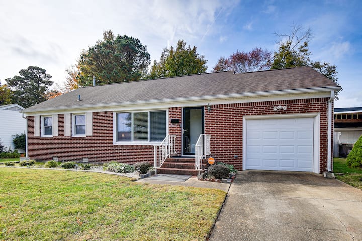 3 Mi To Huntington Beach: Hampton Family Home! - Newport News, VA