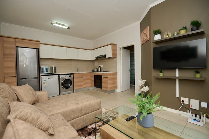 Sam's Apartments & Services-w4 Spacious… - Edenvale