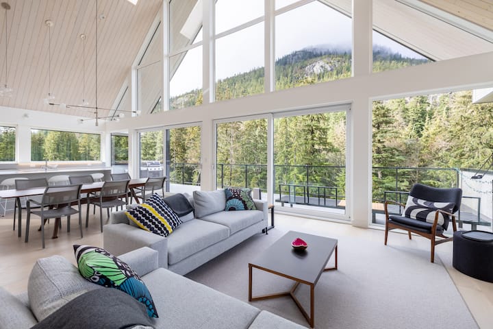 New, Private Scandinavian Chalet - Whistler