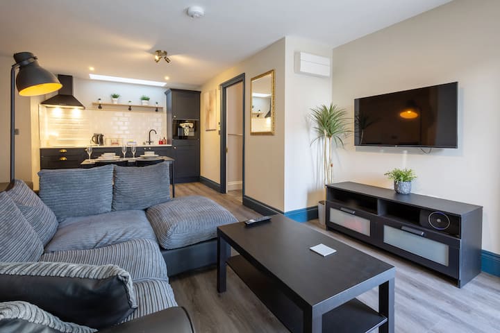 1 Bed G-floor | Free Parking | Seaside Stay - 휘트비