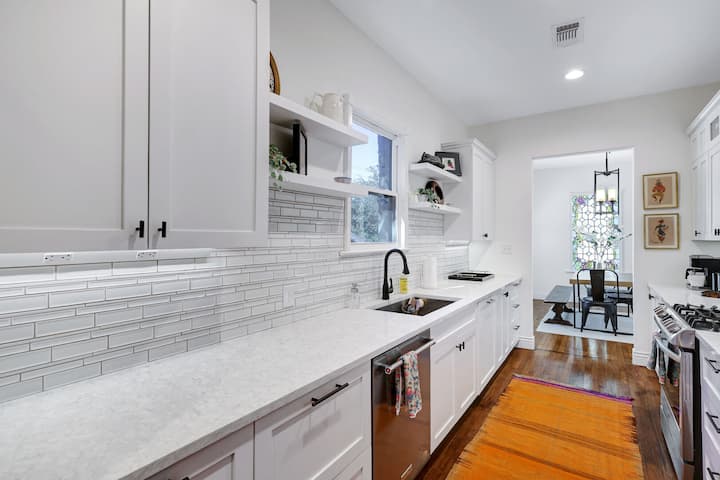 Botanica - A Birdy Vacation Rental - Alamo Heights, TX