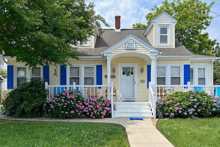Cottage W/ Yard In Dtwn Chincoteague! - Chincoteague, VA