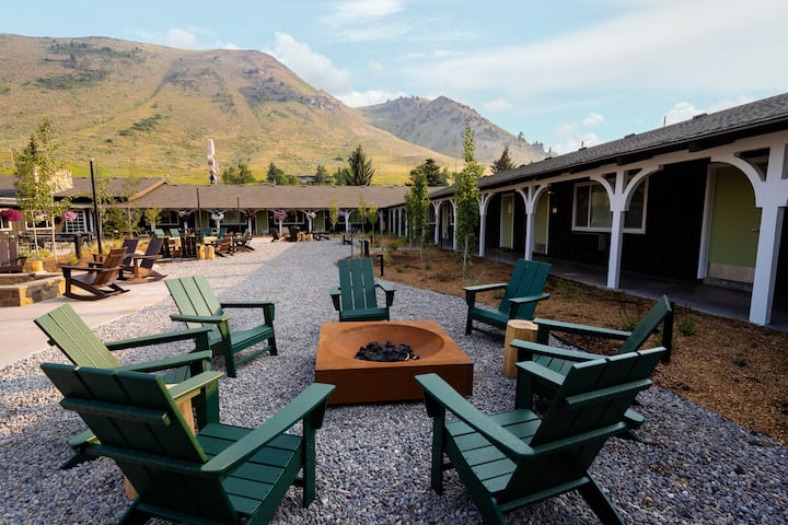 Enjoy Sun Terraces At Retro Lodge Near Grand Teton - Jackson, WY