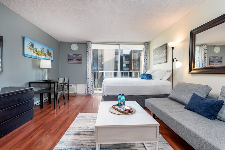 Cozy Studio In Heart Of Waikiki - Free Parking - Honolulu