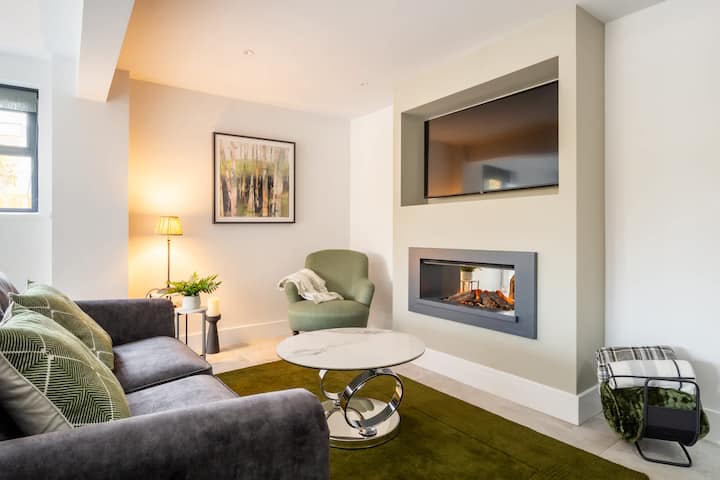 The Lodge, Private Parking & Garden - Tewkesbury