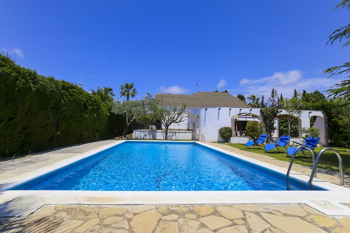 Adelfa Villa - Tarragona, España