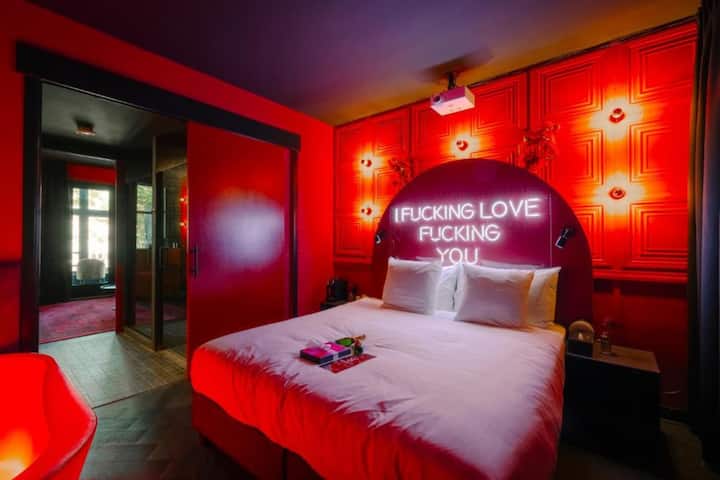 Design Room At Supper Hotel With Canal View - Ámsterdam
