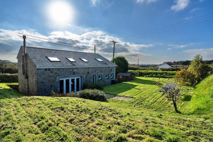 Trennal Barn - Praa Sands