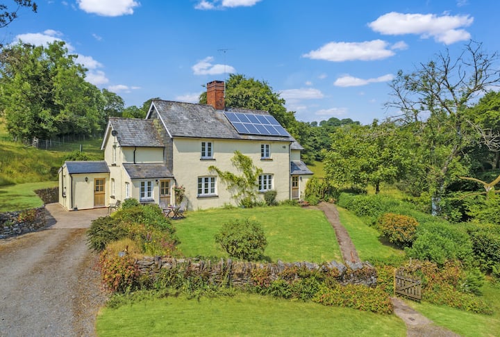 Lower Spire Cottages (Sleeps 11) - Devon