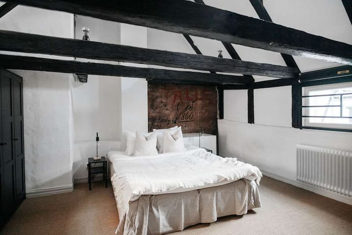 Cozy 2 Floor Apartment In Oldtown With Roof Beams - Stockholm