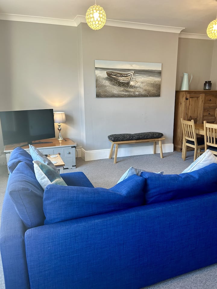 Central And Convenient With Private Parking - Portsmouth