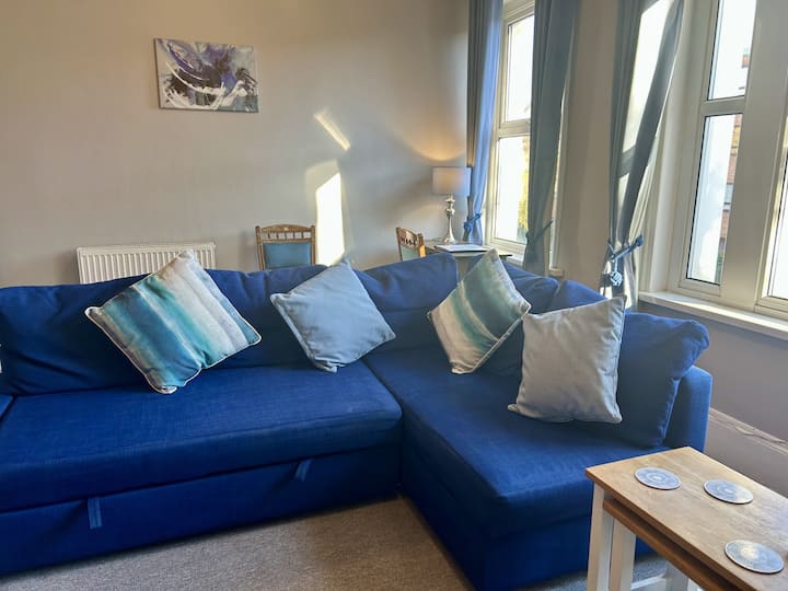 Central And Convenient With Private Parking - Gosport