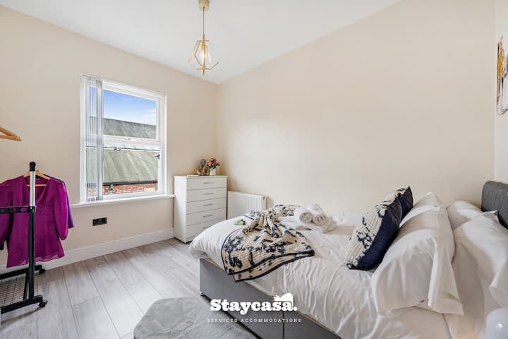 Monton - Private Room In A Co-living Home (R4) - Didsbury - Manchester