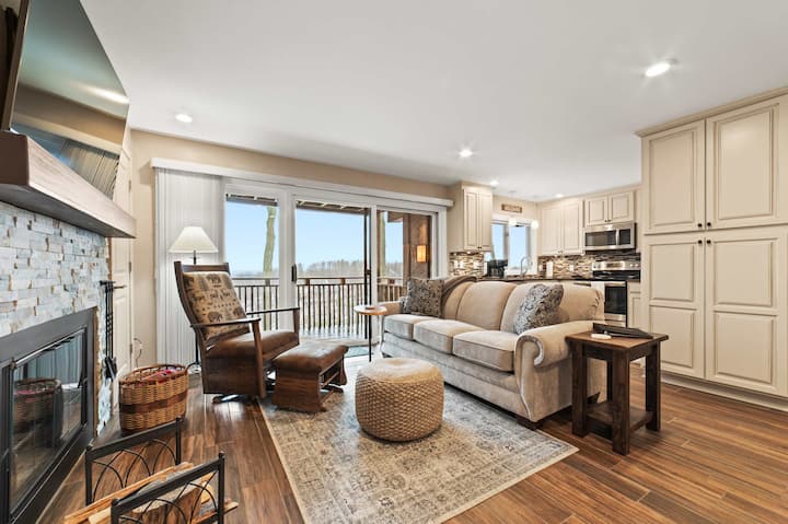 Lake View Condo With Beach Club - Torch Lake, MI