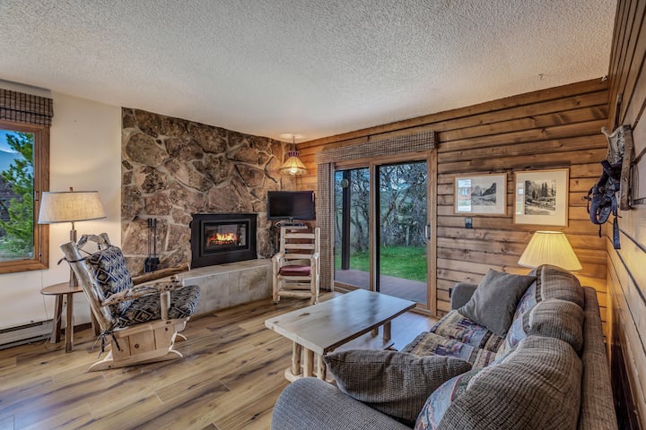 Chipmunk - Cozy Pet Friendly Cabin - Steamboat Lake State Park, Clark