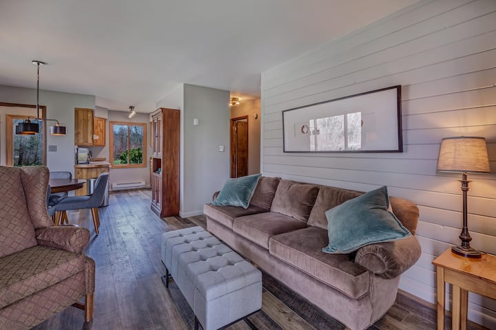 Mustang - Escape To The Wilderness - Pearl Lake State Park, Clark