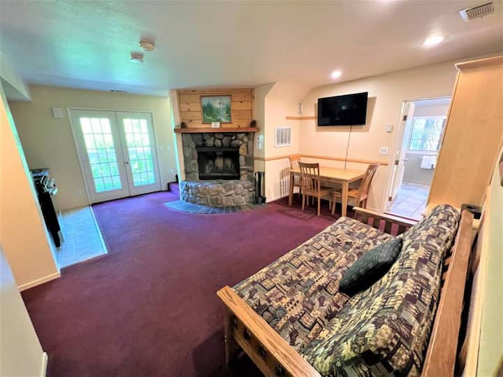 Spacious Cabin -Cozyhollowlodge3 - Big Bear Lake, CA