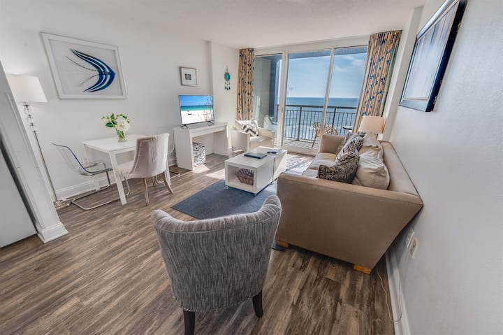 8th Floor With Stunning Views Contemporary Oceanfr - North Myrtle Beach, SC
