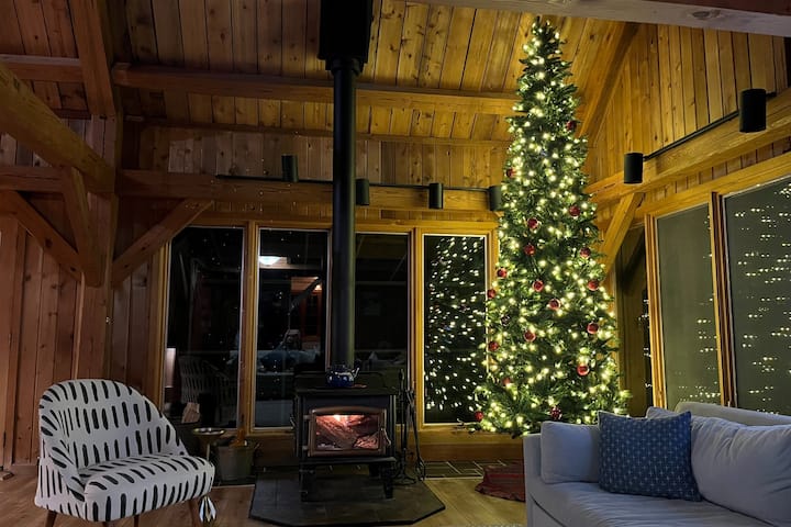 Luxury Lake House W/ Dock & Game Room - Marion