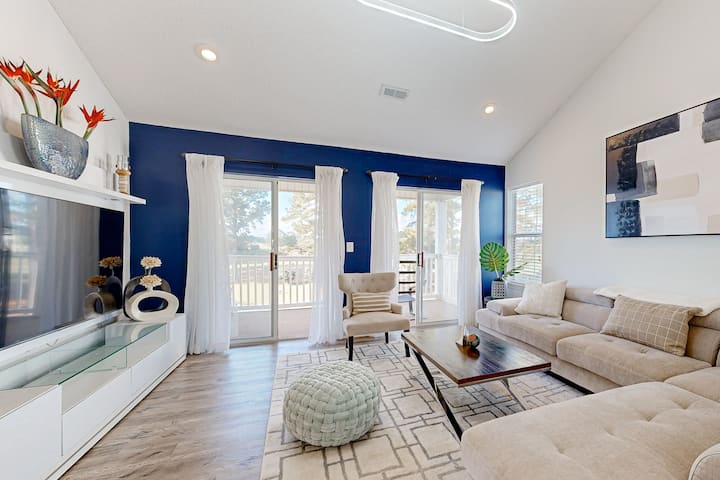 Golf Course Views & Pool: Myrtle Beach Retreat - Coastal Carolina University, Conway