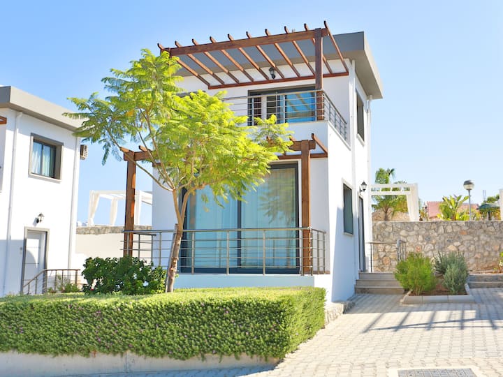Sky Breeze 1br Villa: Peaceful Retreat With Pool - Northern Cyprus