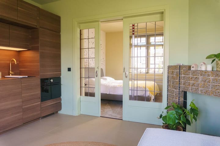 In Het Huis Van Henne Van De Enne - Deventer