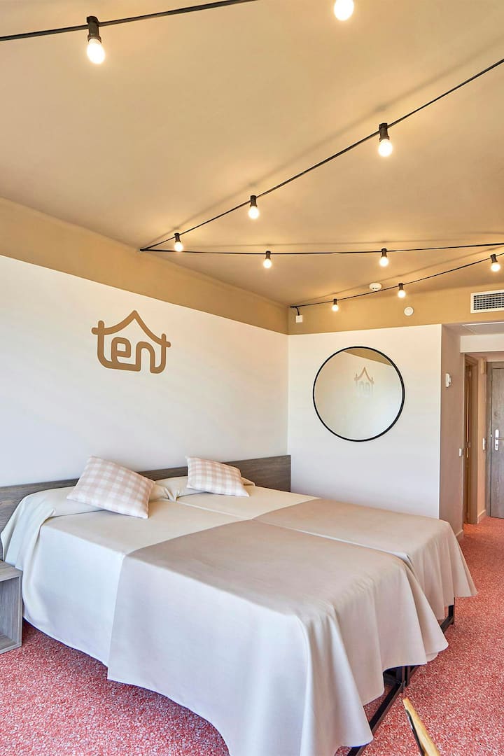 Hotel Room 400 Metres From The Beach By Tent Hotel - Ca'n Pastilla