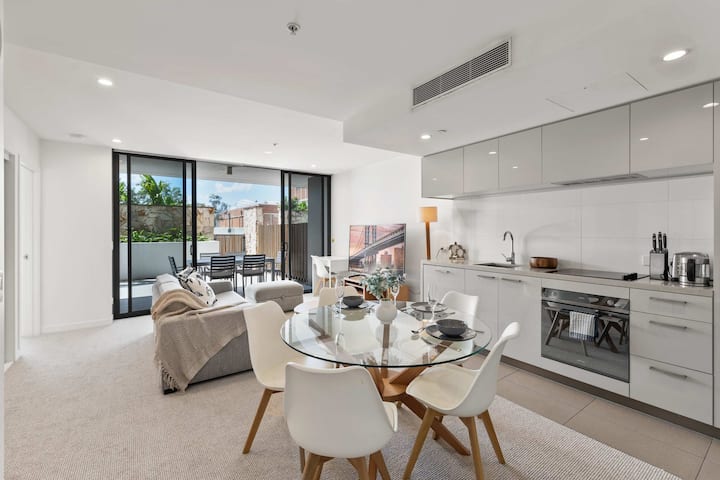 Charming 2br + Private Outdoor Space In Milton - 米爾頓