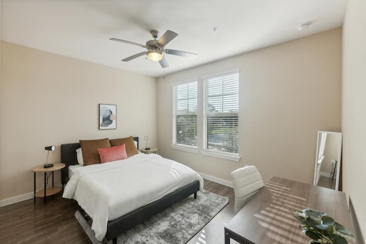 Cullen 8206 I New Construction 1bd Apt I Gated - Lake Eden, Pearland
