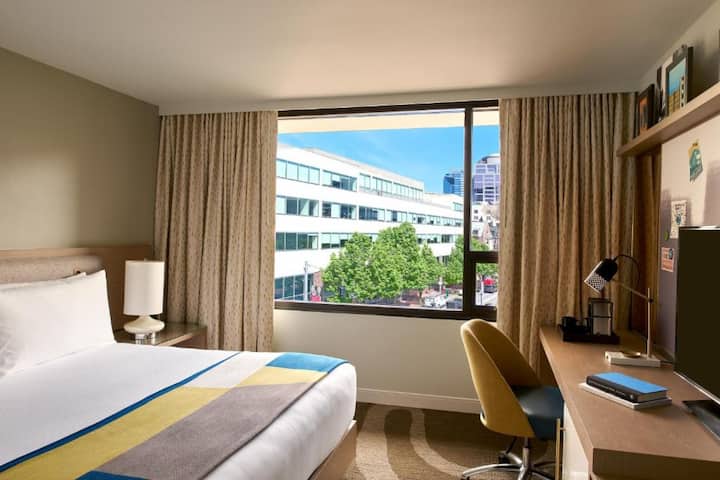 Premier King | Oasis In The Heart Of Downtown - Portland, OR