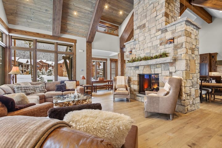 Timberline Lodge - Hot Tub! Fire Pit! Fireplace! - Breckenridge, CO