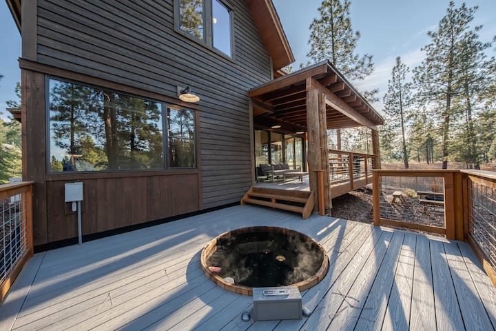 Wilderness Club Cabin – Sleeps 7 - Eureka, MT