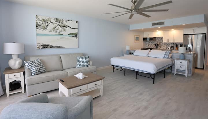 Casa Playa #702 Beach Front - Sunset Serenity - Fort Myers Beach, FL