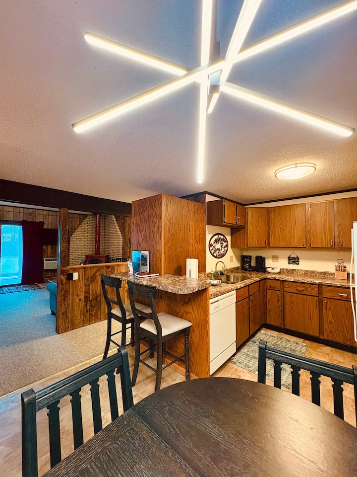 Alpen Villa Escape At Powderhorn Mountain - Ironwood, MI