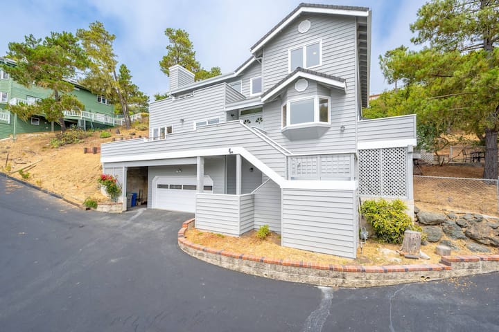 Van Gogh Villa - Cambria, CA