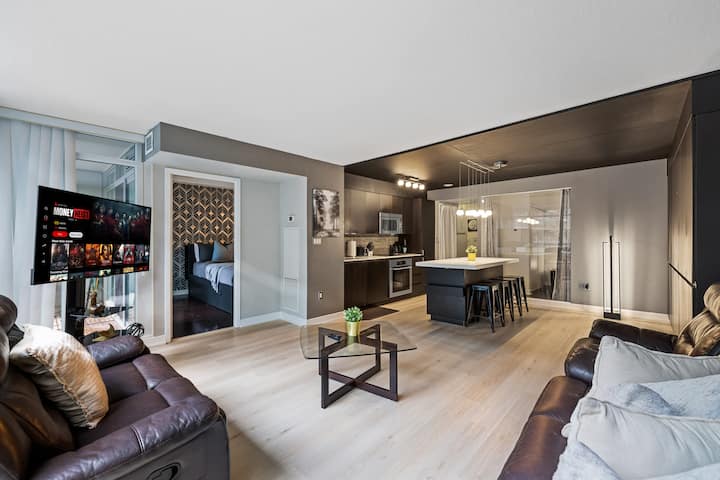 Stunning Condo Near Cn Tower & Waterfront|parking - Lakeshore