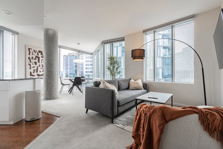 Sophari Bellevue 2br Modern | Pool | Gym - Bellevue, WA
