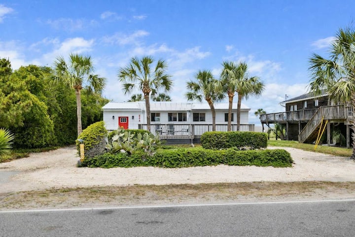 Sol Searcher | Beach Cottage W/ Ocean View Deck - James Island, SC
