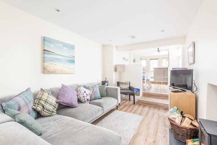 Historic Home | Steps From Old Course | Sleeps 8 - Saint Andrews