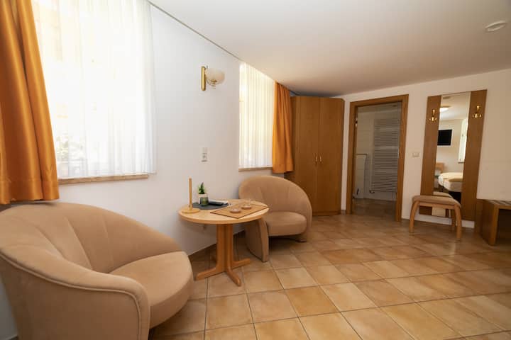 Hofzwanzig | 3 Personen | Doppelbett + Einzelbett - Dresden