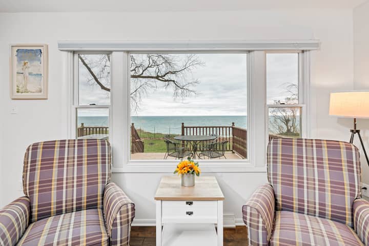 3 Bedroom Lakefront Retreat W/amazing Water Views! - Lake Michigan Beach, MI