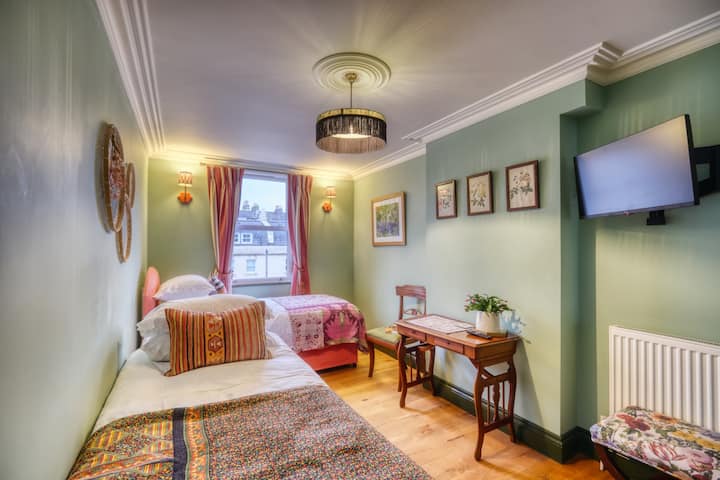 Summerfield - Twin Room With Private Bathroom - Bath